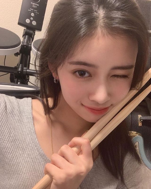 SONGS」出演決定”「NiziU」のRIMA、スティック片手に美少女ぶりが際立つ近況報告「久しぶりのドラム楽しい」 | K-POP、韓国 ...