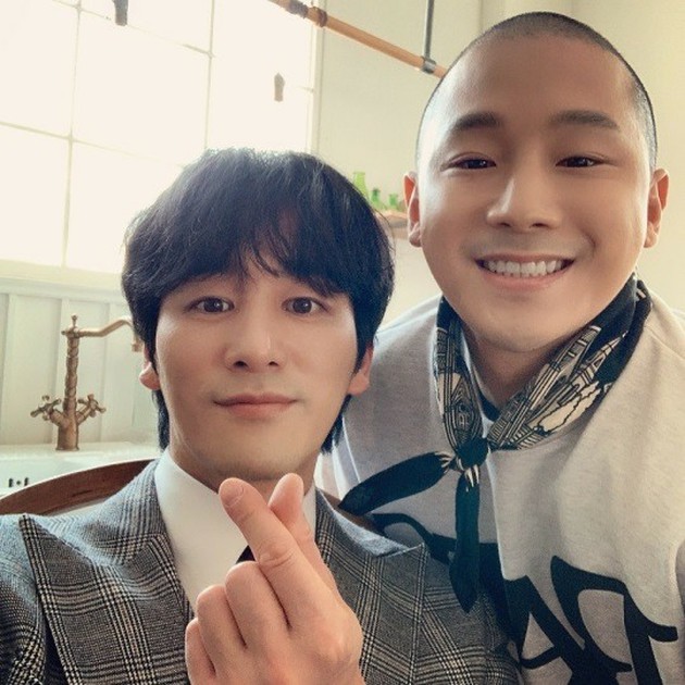 オ・チャンソク、同じ年のSHORRYと2ショット…40歳とは思えない彼ら | K-POP、韓国エンタメニュース、取材レポートならコレポ！