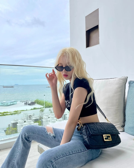 163cm・47kgの「(G)I-DLE」ウギ、ちらっと見える細い腰…痩せても痩せすぎだよ | K-POP、韓国エンタメニュース、取材レポートならコレポ！