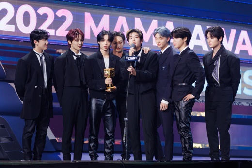「BTS」、「BLACKPINK」、PSYから「Stray Kids」… 「2022 MAMA」本賞受賞 | K-POP、韓国エンタメニュース、取材レポートならコレポ！