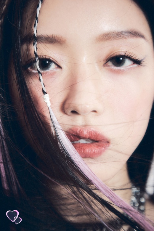 「OH MY GIRL」ユア、新譜「SELFISH」コンセプトフォト公開…“HIP”に変身 | K-POP、韓国エンタメニュース、取材レポートならコレポ！