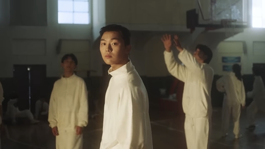 「NewJeans」の「Ditto」MVに出演の俳優は誰？ドラマ「二十五、二十一」で人気急上昇のチェ・ヒョヌク | K-POP、韓国エンタメニュース、取材レポートならコレポ！