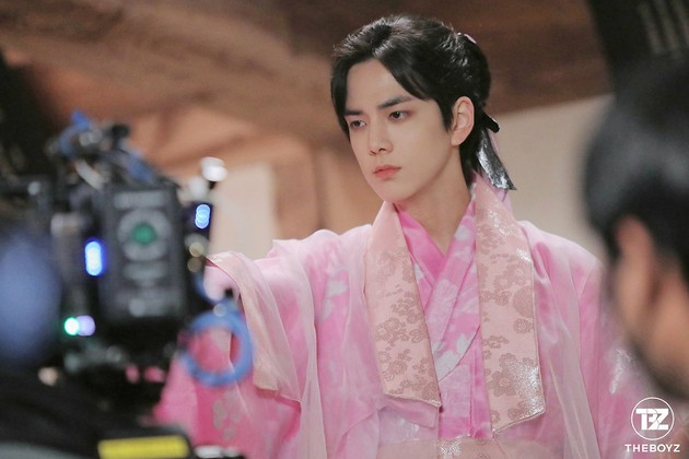 「THE BOYZ」ヨンフン、ドラマ「九尾狐伝1938」の撮影現場ビハインドを公開…ビジュアルがファンタジー | K-POP、韓国エンタメニュース、取材レポートならコレポ！