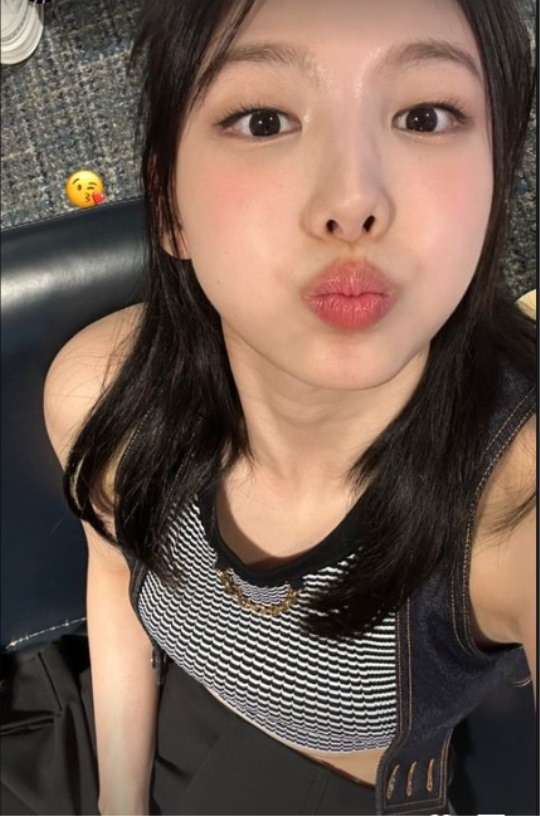 「TWICE」ナヨン、唇を突き出しラブリーポーズ…かわいさに胸キュン | K-POP、韓国エンタメニュース、取材レポートならコレポ！