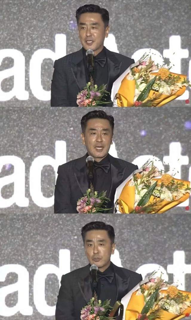 [第28回BIFF]「ムービング」リュ・スンリョン、主演賞「血まみれになりながら撮影…感慨深い」(ACA＆G.OTT) | K-POP、韓国エンタメニュース、取材レポートならコレポ！