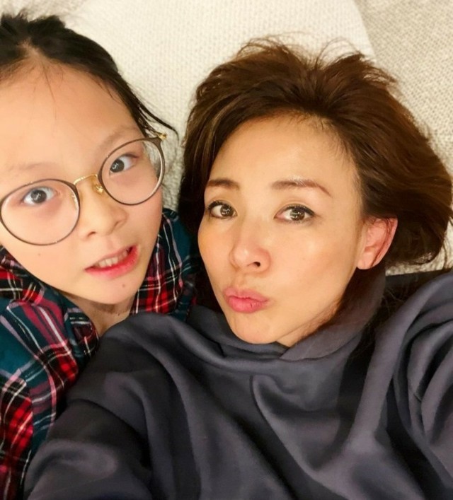 モデルSHIHO、急成長の娘サランちゃんと「変顔」ツーショット…幸せなママの近況公開 | K-POP、韓国エンタメニュース、取材レポートならコレポ！