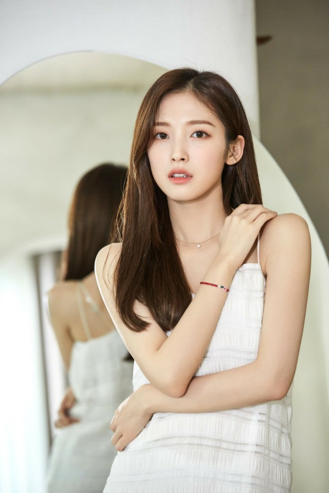 「OH MY GIRL」アリン、ホームレス危機青年のために3000万ウォン寄付 | K-POP、韓国エンタメニュース、取材レポートならコレポ！