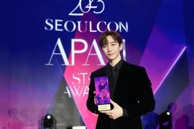 「2PM」ジュノ、「2023 APAN STAR AWARDS」大賞＆5冠王…“愛を伝えて悲しみを分ける2024年になりますように” | K-POP、韓国エンタメニュース、取材レポートならコレポ！