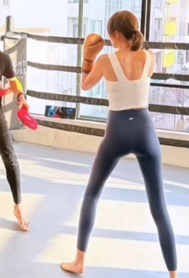 “サランちゃんママ”SHIHO、完璧なボディーラインを披露 | K-POP、韓国エンタメニュース、取材レポートならコレポ！