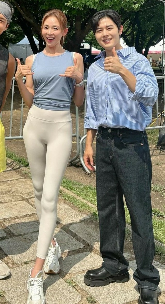 モデルSHIHO、もう48歳？…いつまでもパーフェクトなSライン「そのまま」 | K-POP、韓国エンタメニュース、取材レポートならコレポ！